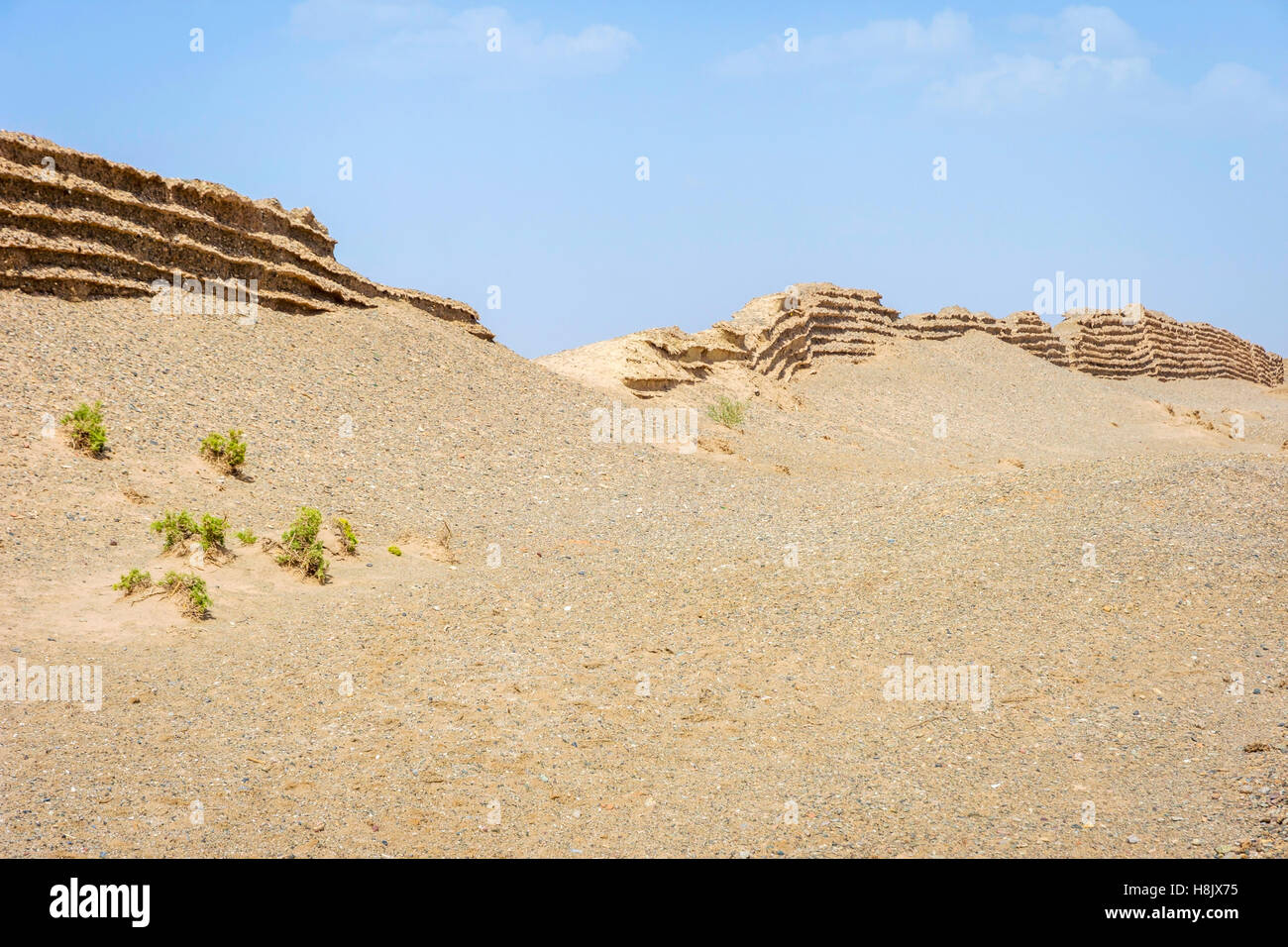 Chinese great wall in gobi -Fotos und -Bildmaterial in hoher Auflösung ...