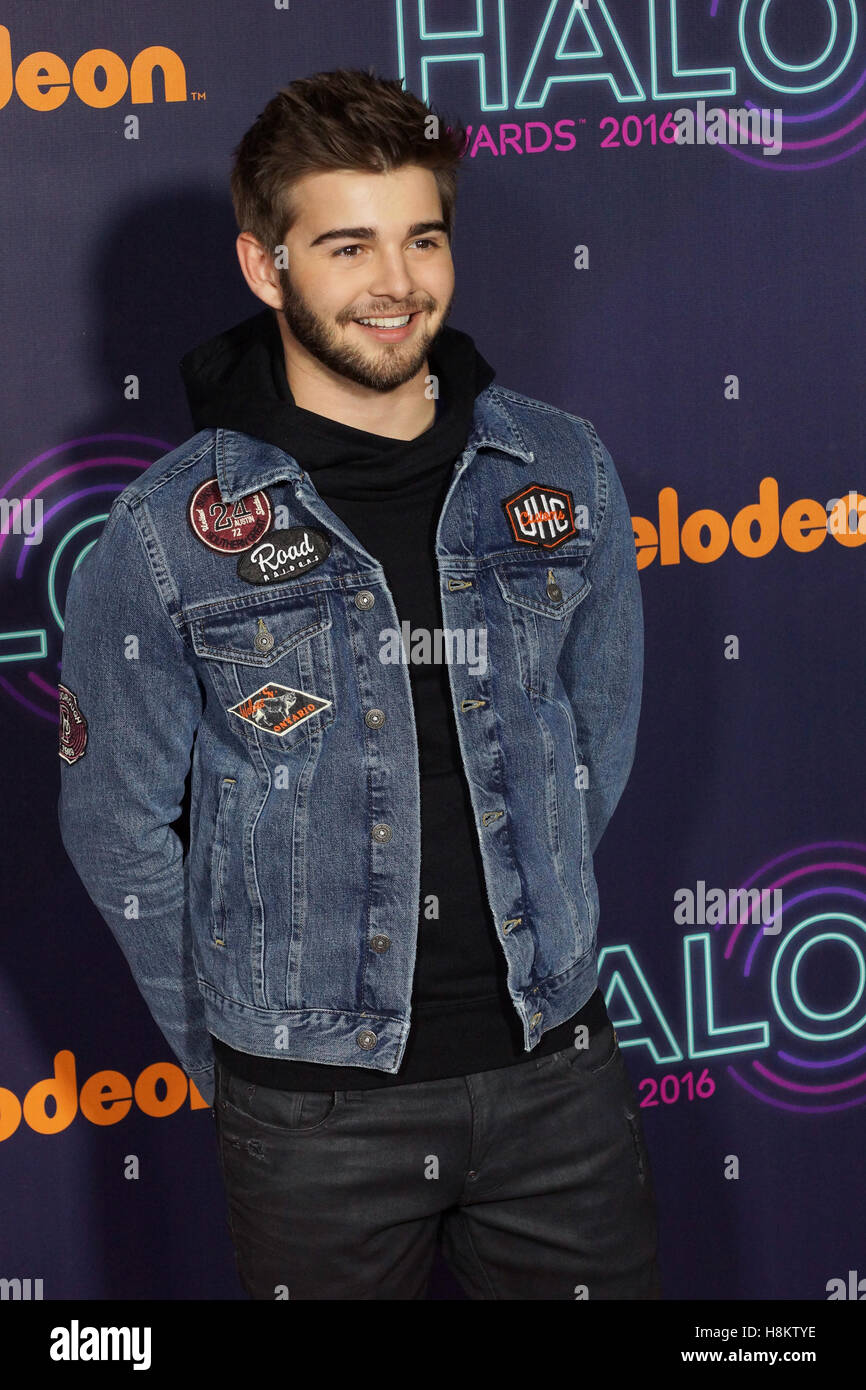 Jack Griffo aus The Thundermans tv show 11. November 2016 bei The ...