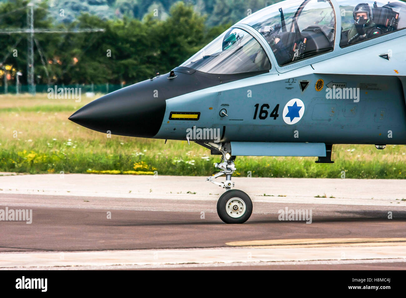 M 346 cockpit -Fotos und -Bildmaterial in hoher Auflösung – Alamy