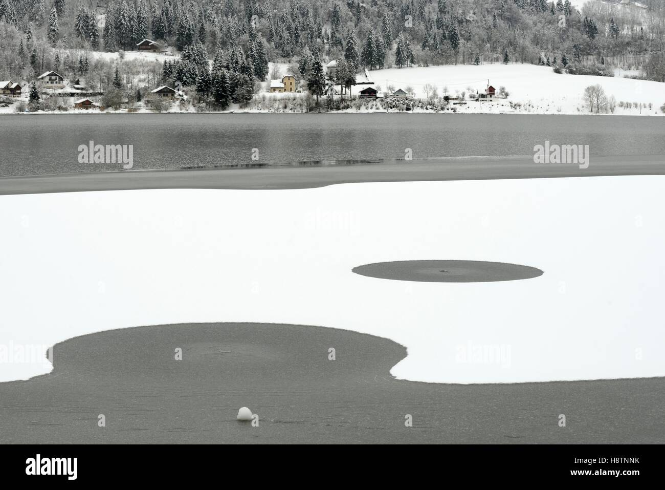 Anse Chaon im Winter, Lac de Saint-Point, Les Grangettes, Haut-Doubs ...
