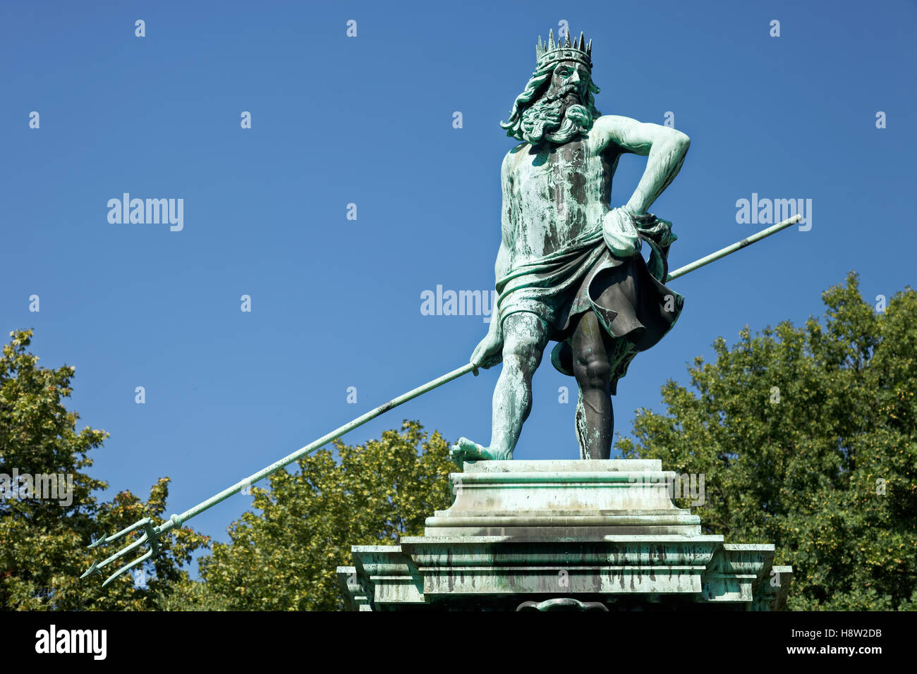 Neptune sculpture neptun skulptur -Fotos und -Bildmaterial in hoher Auflösung – Alamy