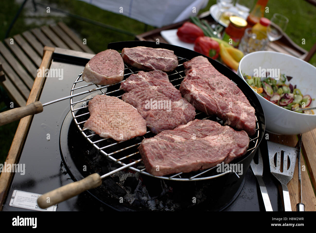 Barbecue grill fotos -Fotos und -Bildmaterial in hoher Auflösung – Alamy