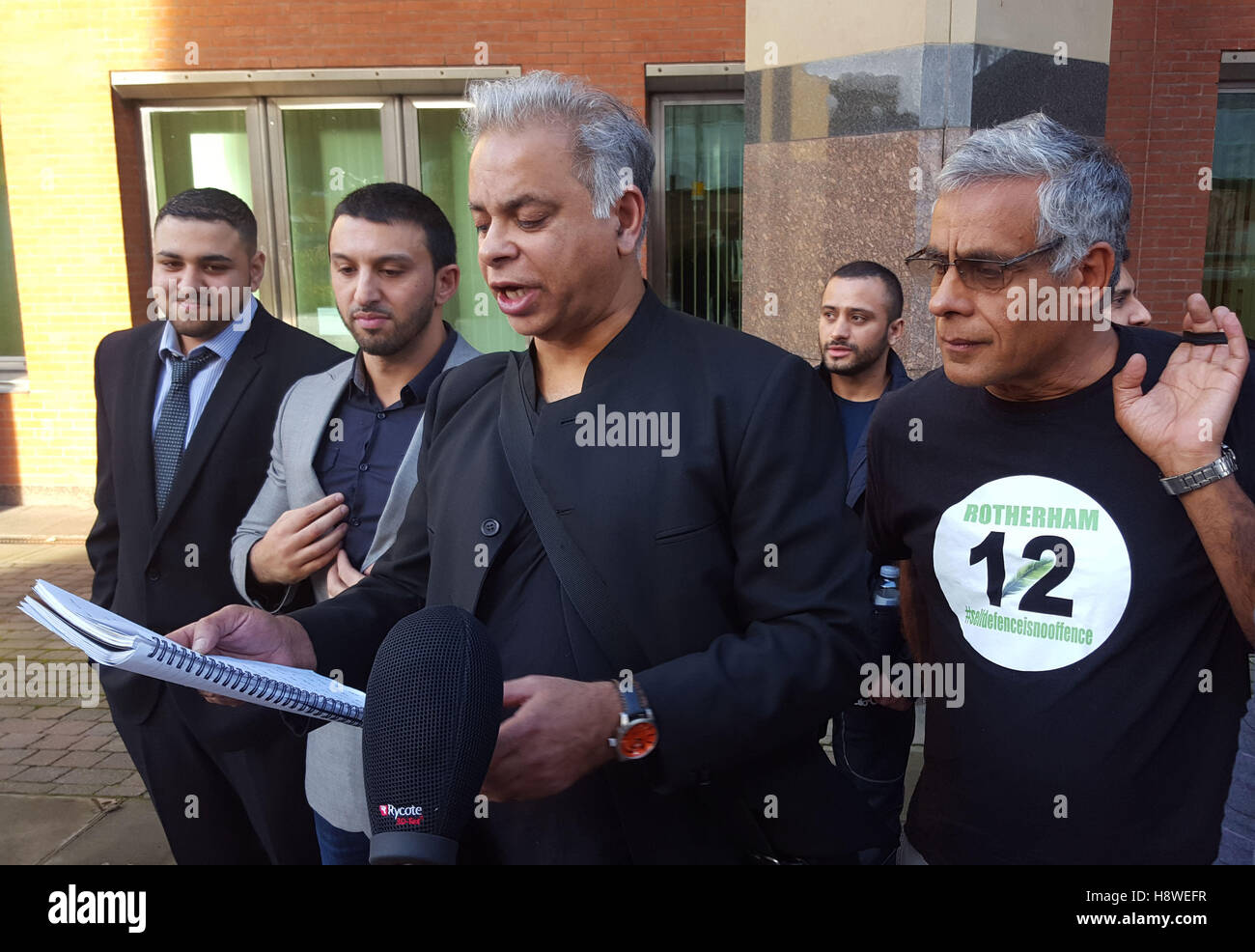 Gewaltsame demonstrationen -Fotos und -Bildmaterial in hoher Auflösung ...