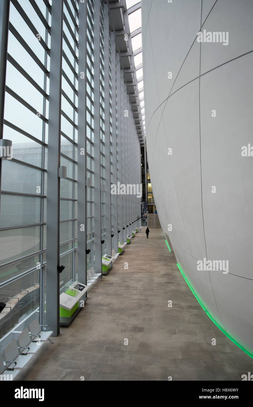 Der Flur in der Charles Darwin Centre am Natural History Museum, London ...