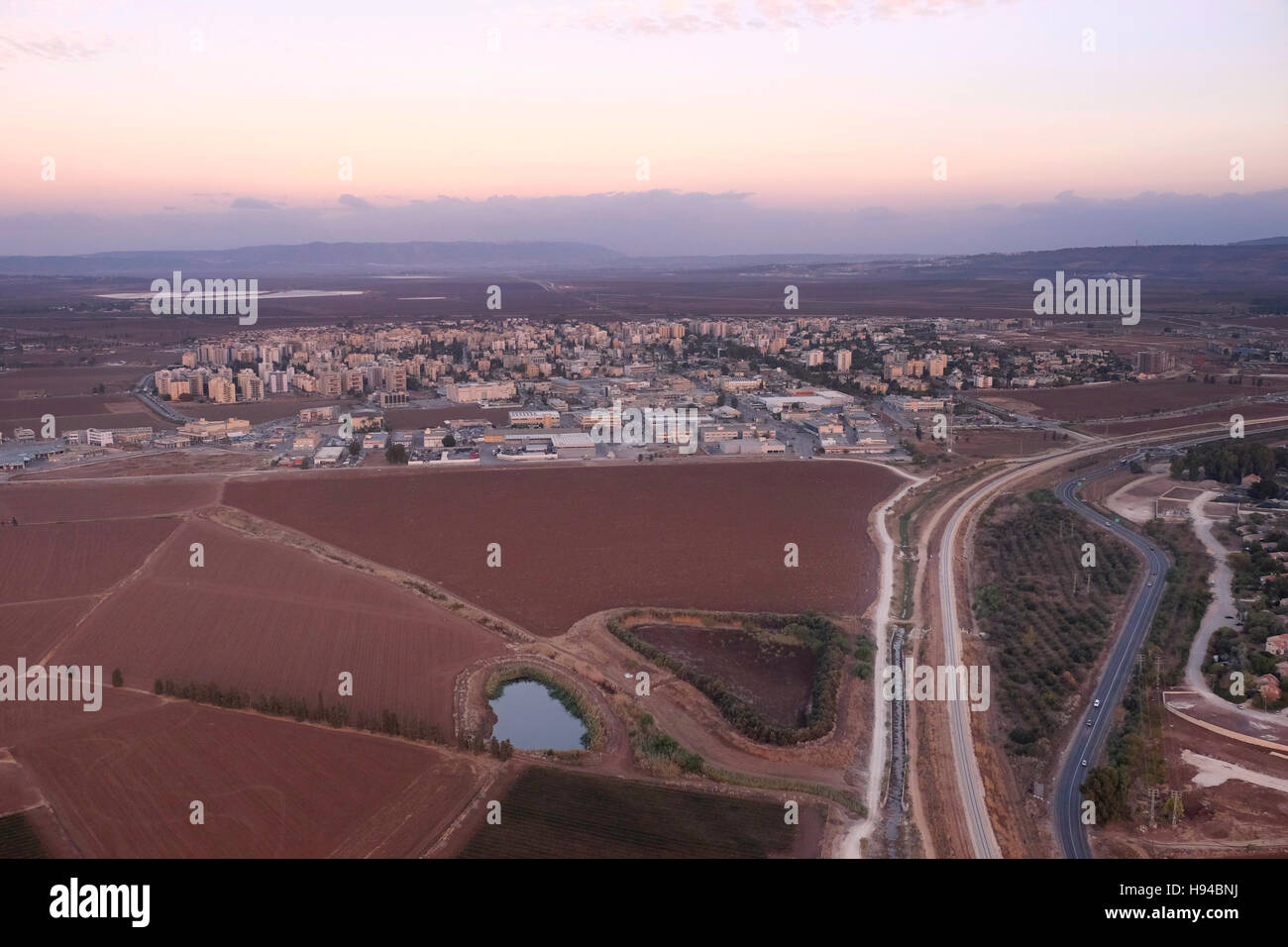 Luftaufnahme der Stadt Afula, auch bekannt als die "Hauptstadt des Tals ...