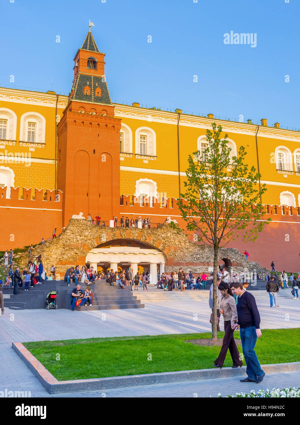 Arsenalnaya turm -Fotos und -Bildmaterial in hoher Auflösung – Alamy