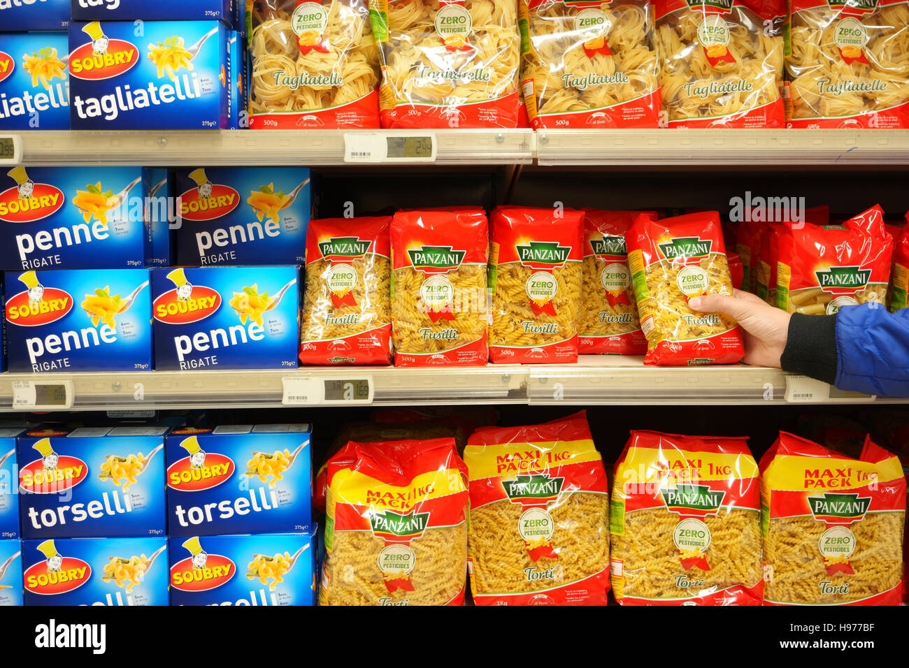 Supermarket Pasta Stockfotos & Supermarket Pasta Bilder - Alamy