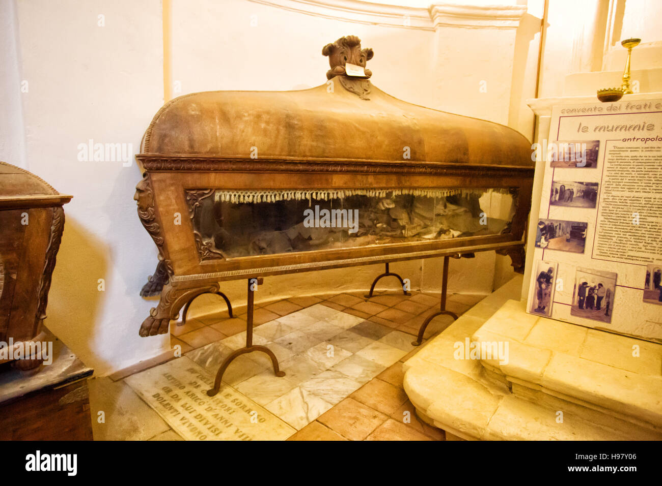 Capuchin crypt, sicily -Fotos und -Bildmaterial in hoher Auflösung – Alamy