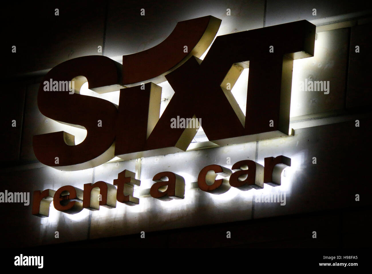 Logo sixt Stockfotos und -bilder Kaufen - Alamy