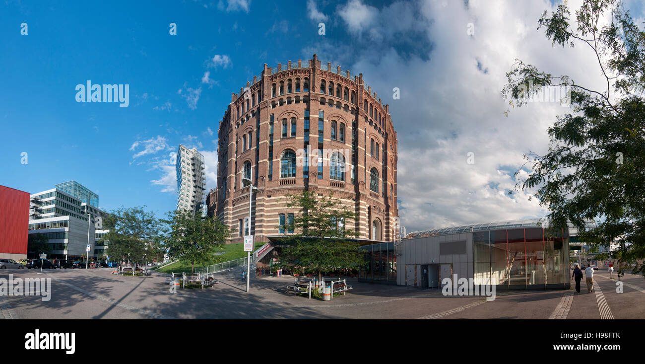 Gasometer city vienna -Fotos und -Bildmaterial in hoher Auflösung – Alamy