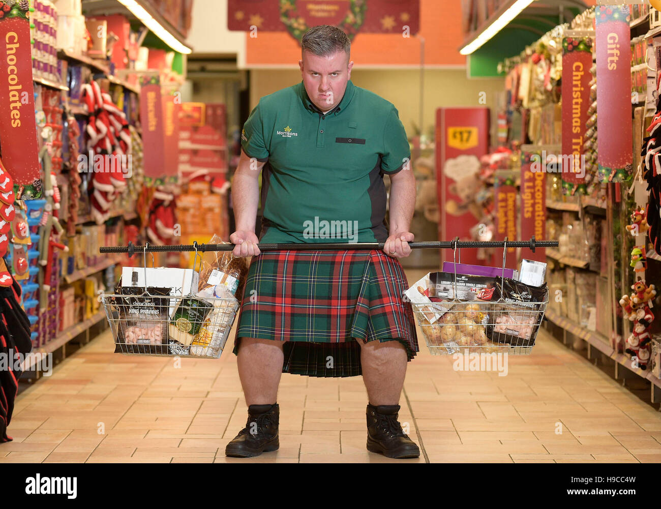 NUR zur redaktionellen Nutzung Anthony Donaldson Instore-ÔStrongmanÕ ...