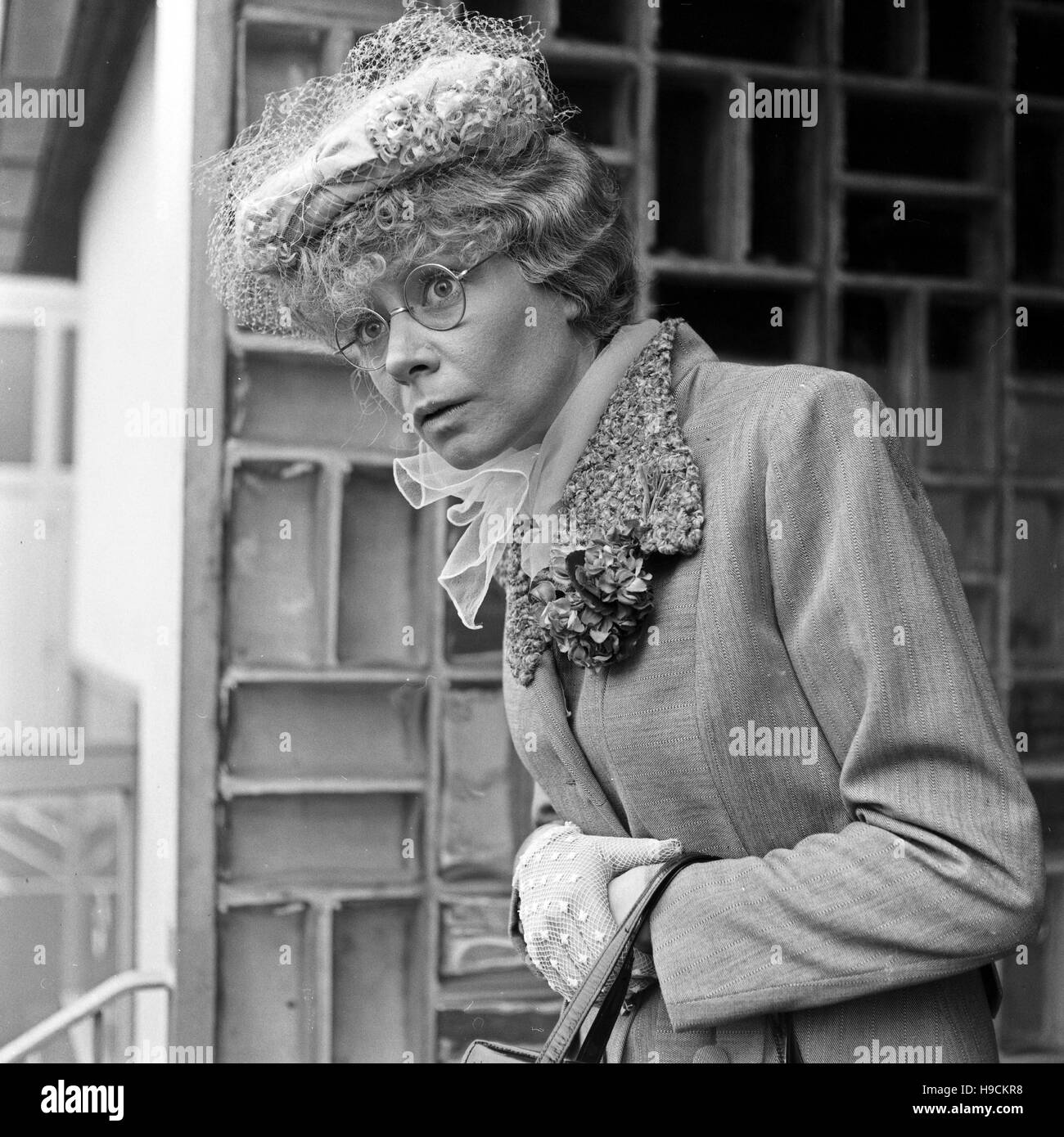 Altere dame -Fotos und -Bildmaterial in hoher Auflösung – Alamy