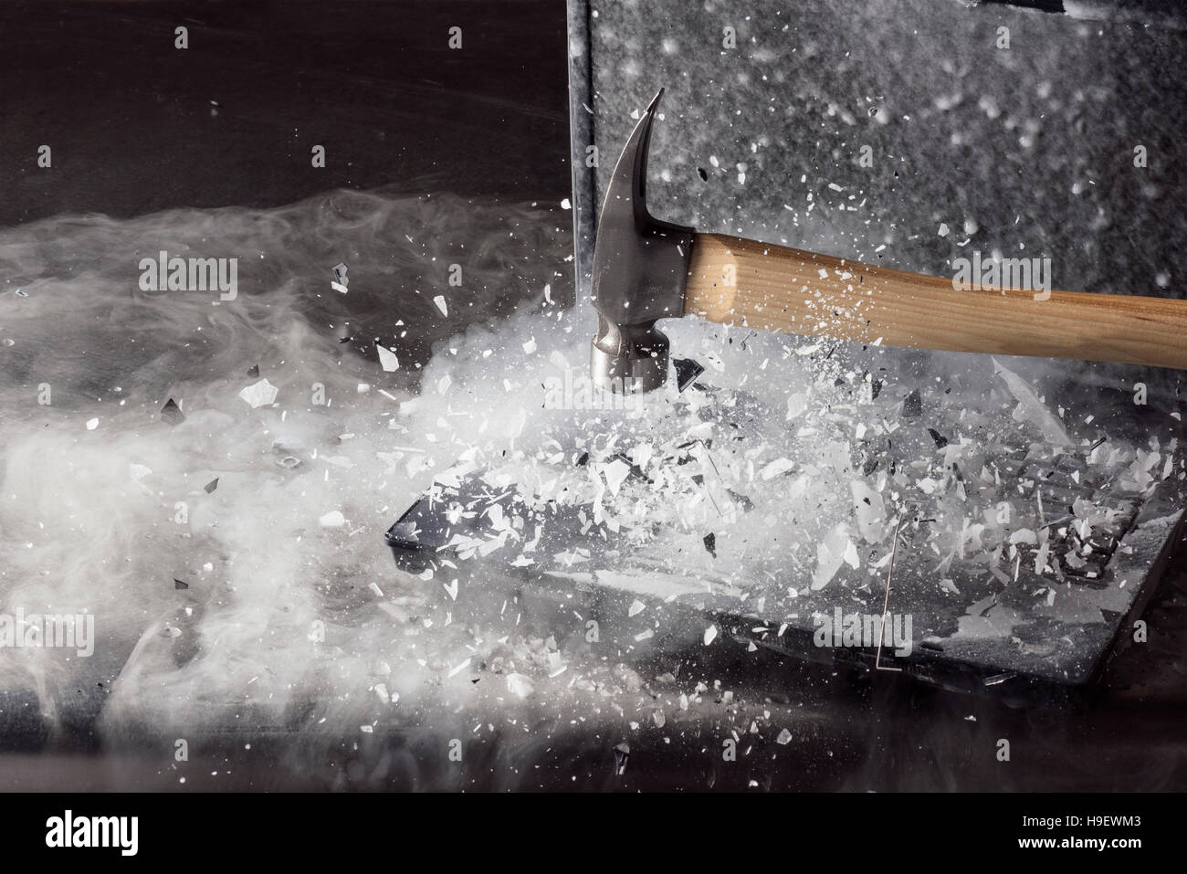 Gefrorenes eis brechen -Fotos und -Bildmaterial in hoher Auflösung – Alamy