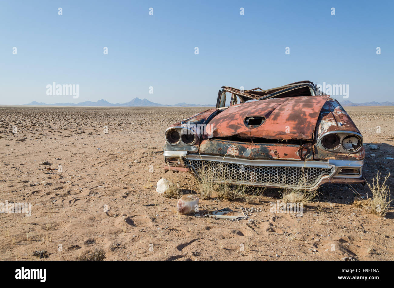 Autowrack in der wüste -Fotos und -Bildmaterial in hoher Auflösung – Alamy