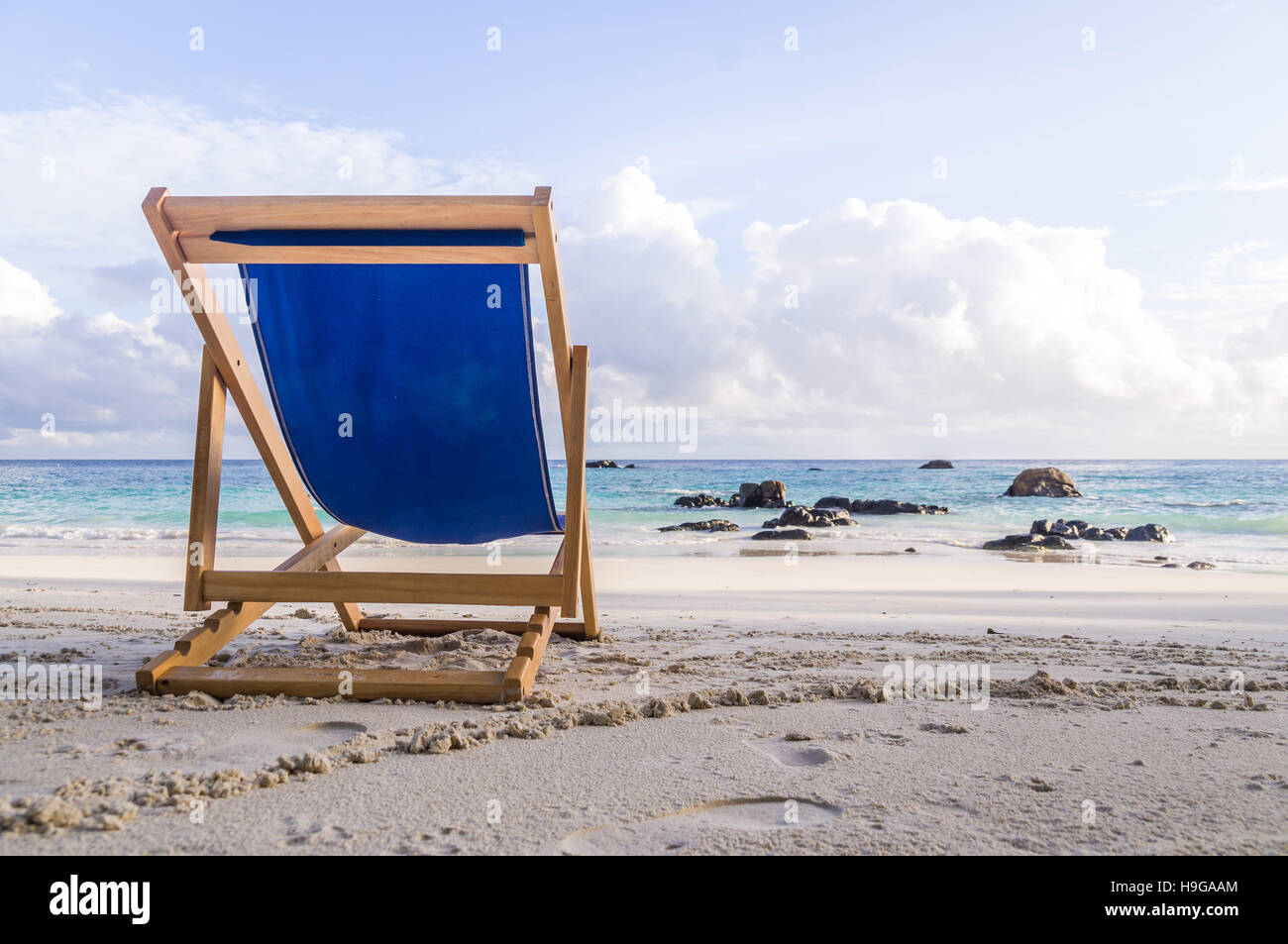 Liegestuhl am meer -Fotos und -Bildmaterial in hoher Auflösung – Alamy