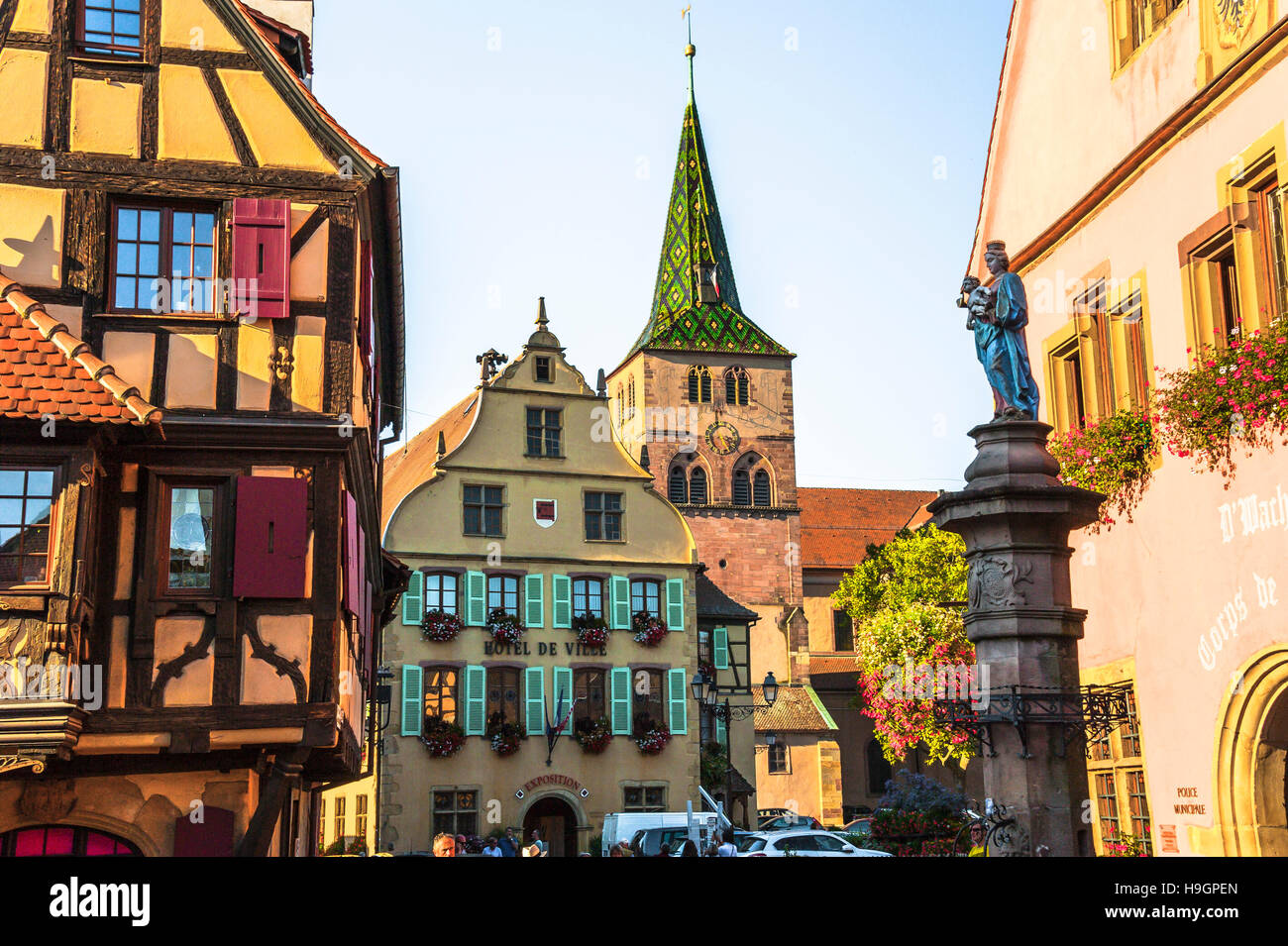Turckheim, auf die landschaftlich schöne Strecke der Rebe Elsässer ...