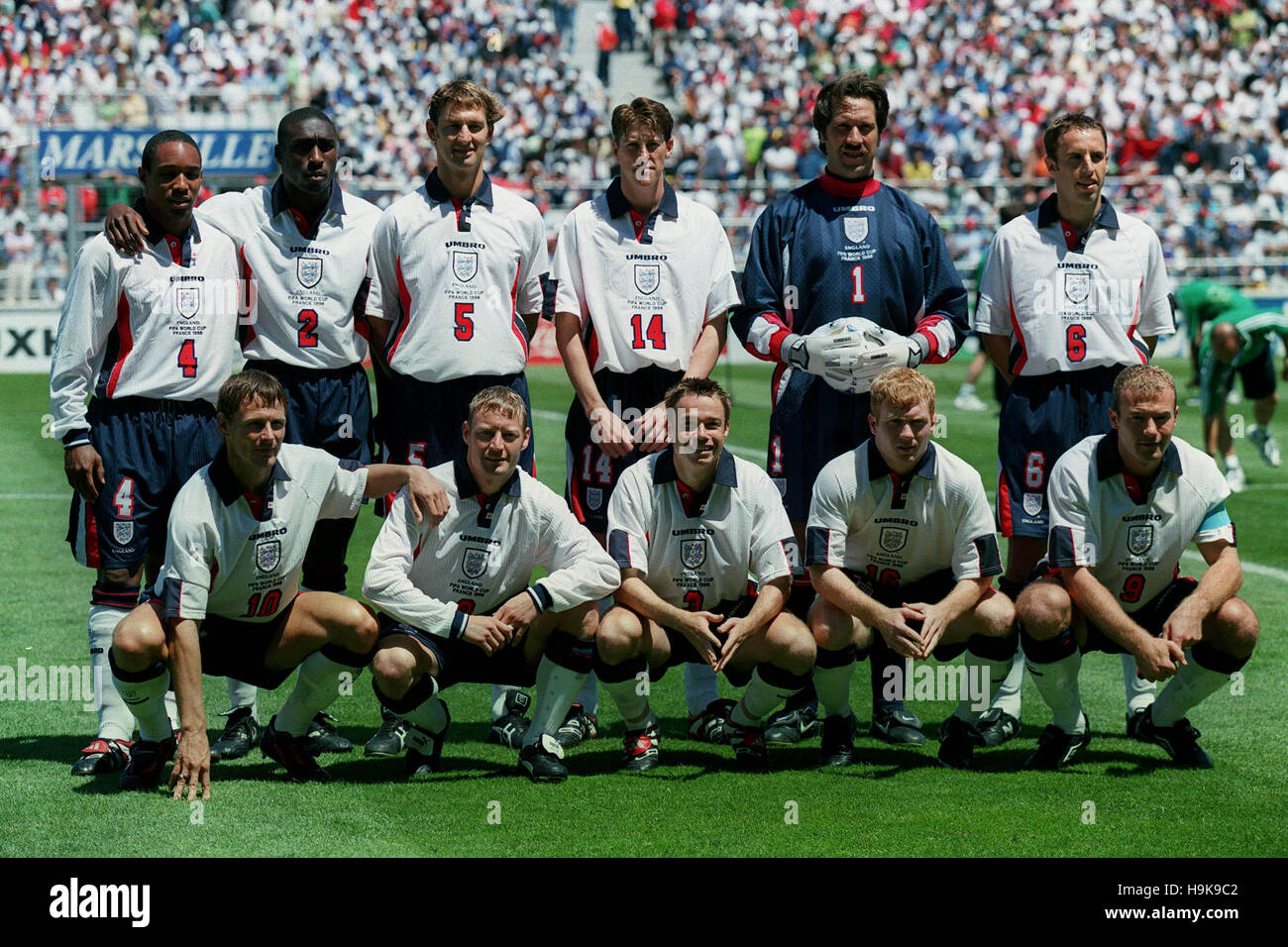 England football team 1998 -Fotos und -Bildmaterial in hoher Auflösung ...