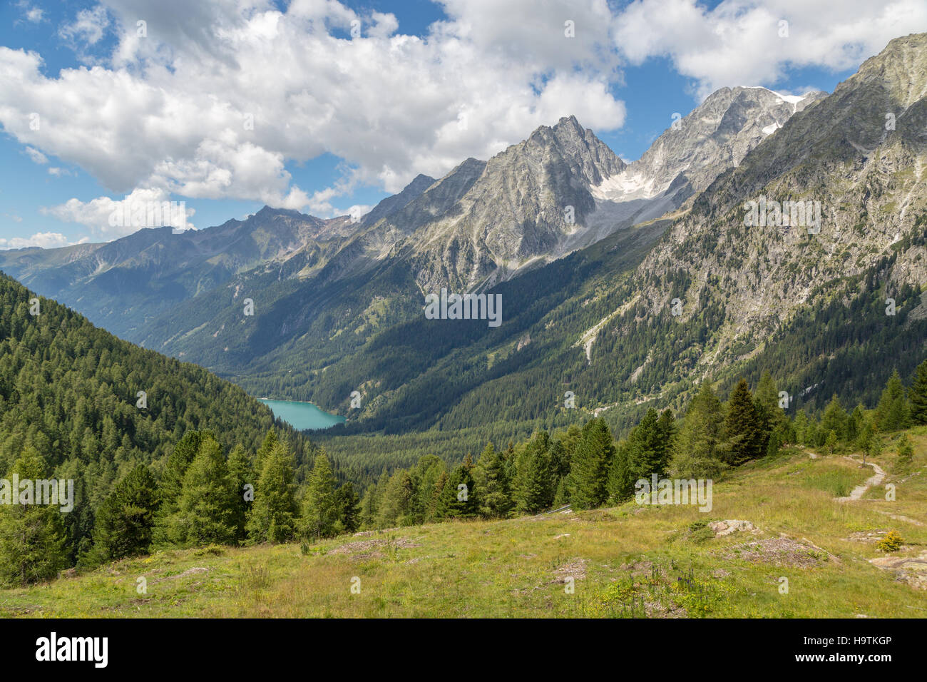 Italienischer alpensee -Fotos und -Bildmaterial in hoher Auflösung – Alamy