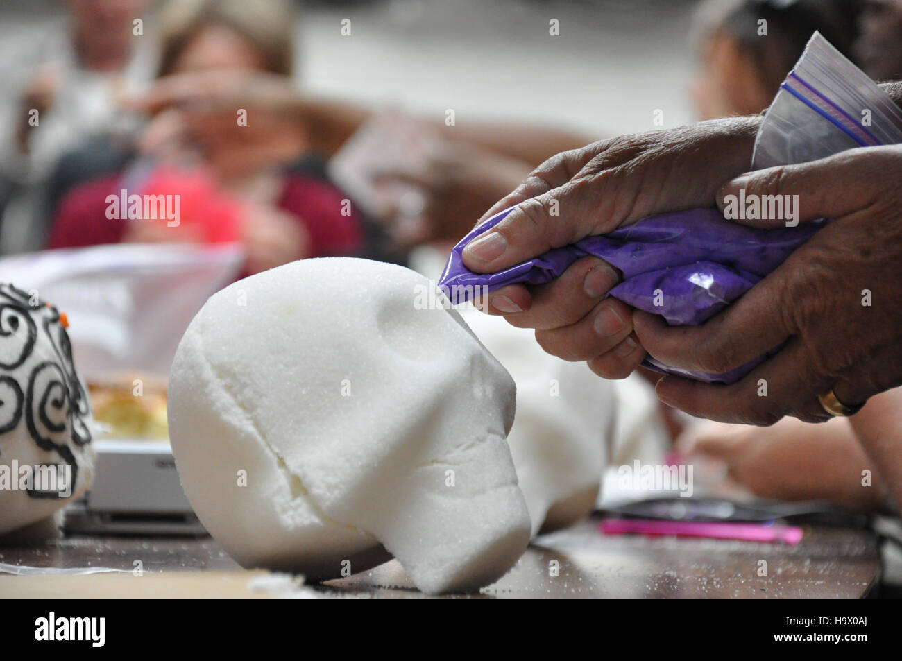 Honoring dead -Fotos und -Bildmaterial in hoher Auflösung – Alamy