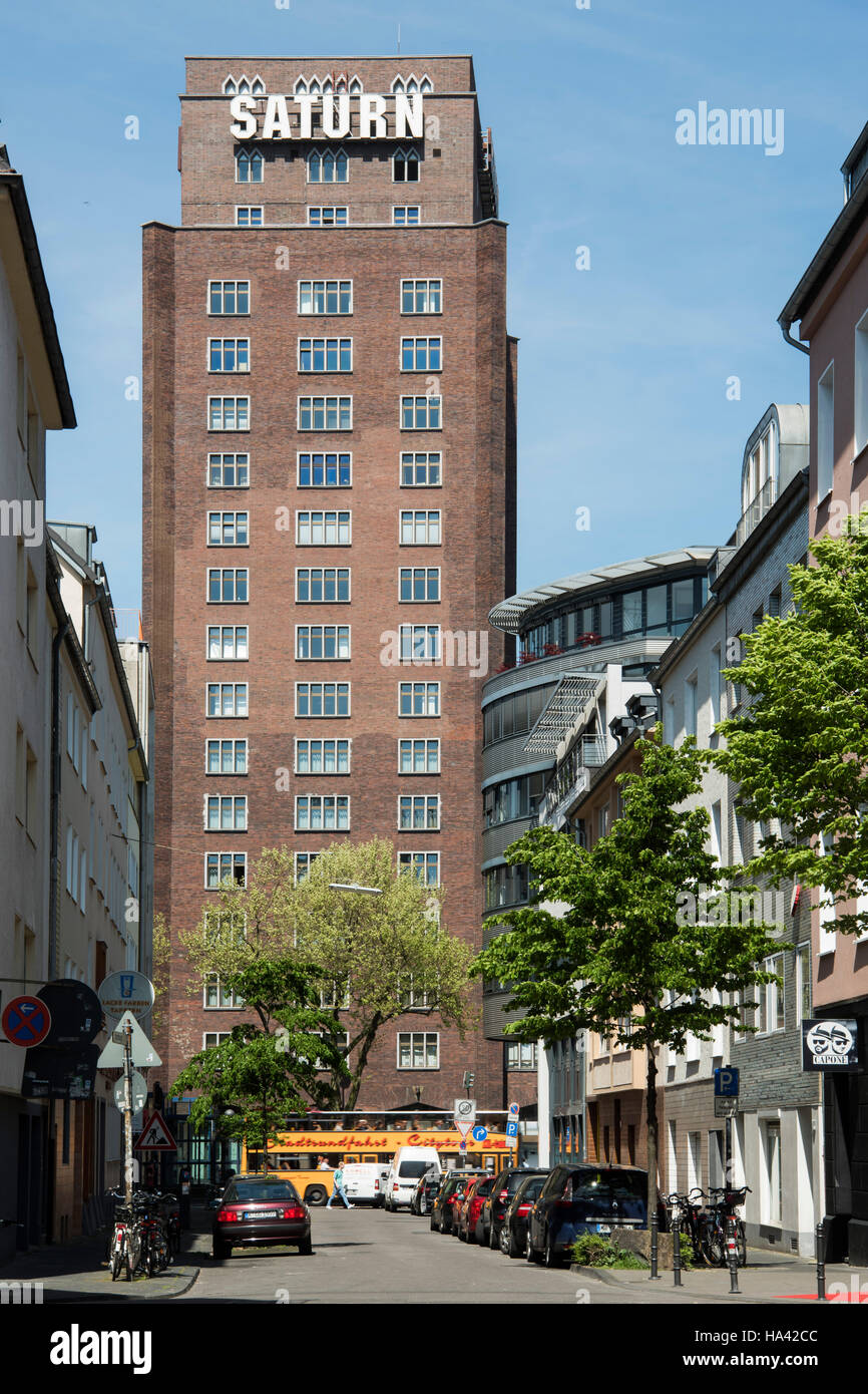 Deutschland, Köln, Hansahochhaus (Auch Saturn-Hochhaus) ist Eines der ...