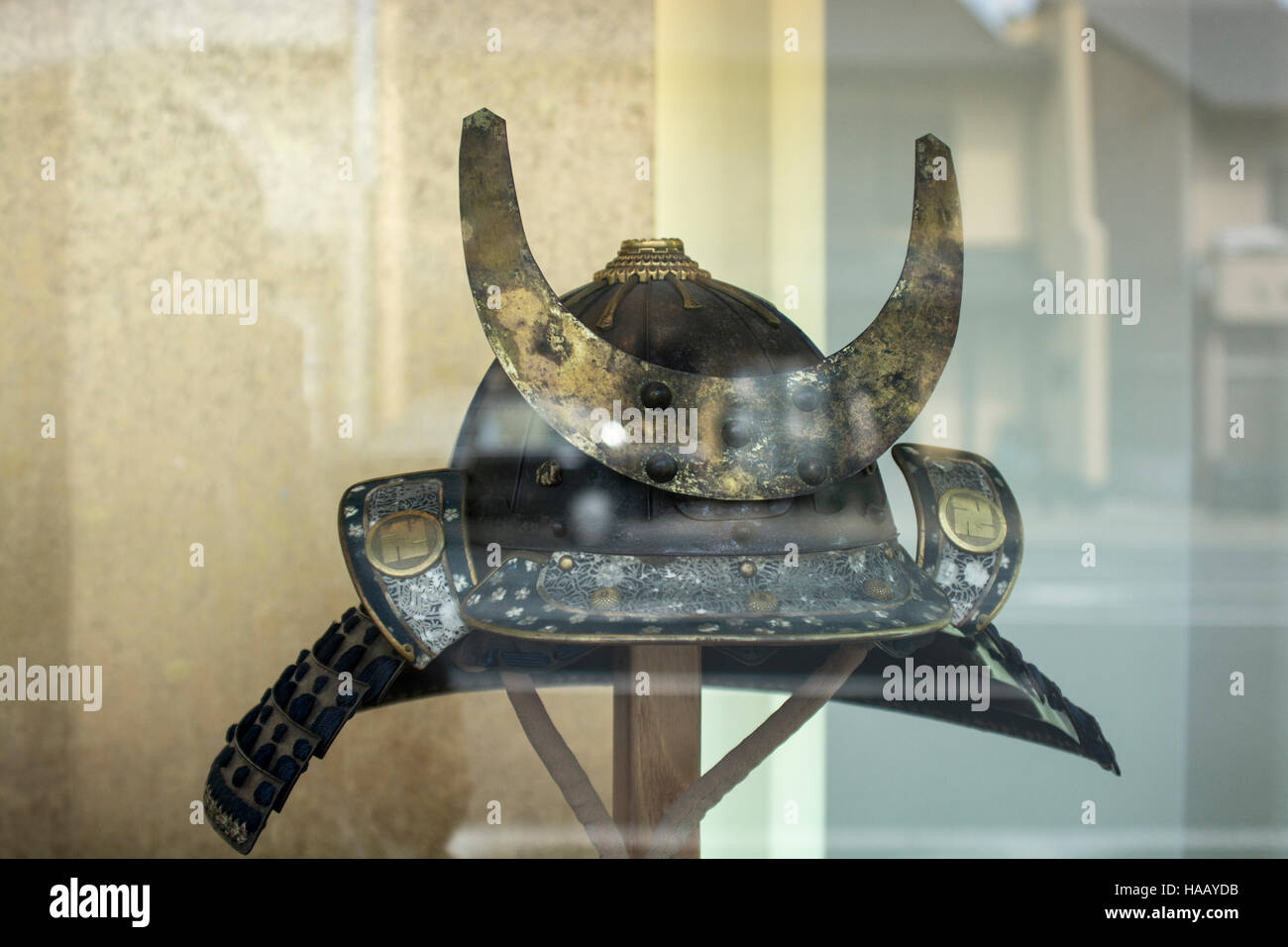 Antiker samurai helm -Fotos und -Bildmaterial in hoher Auflösung – Alamy