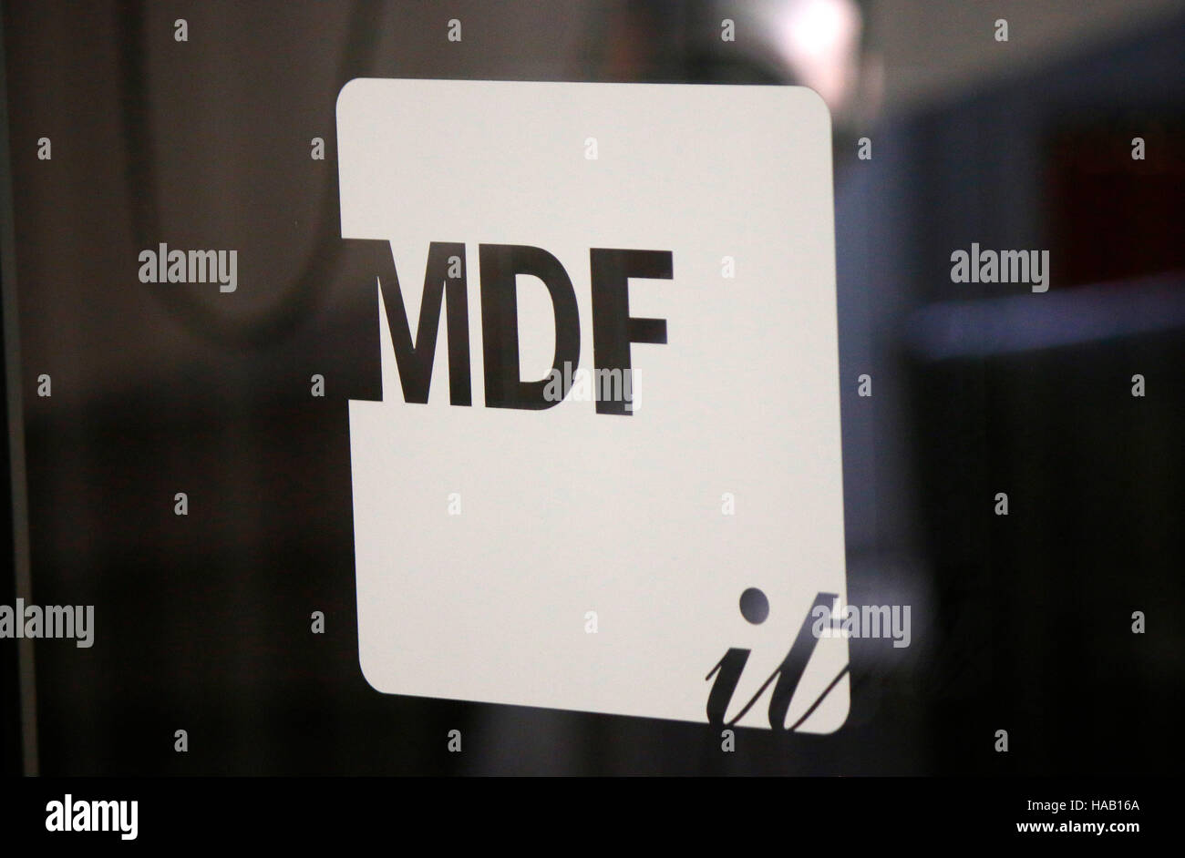 Mdf logo -Fotos und -Bildmaterial in hoher Auflösung – Alamy