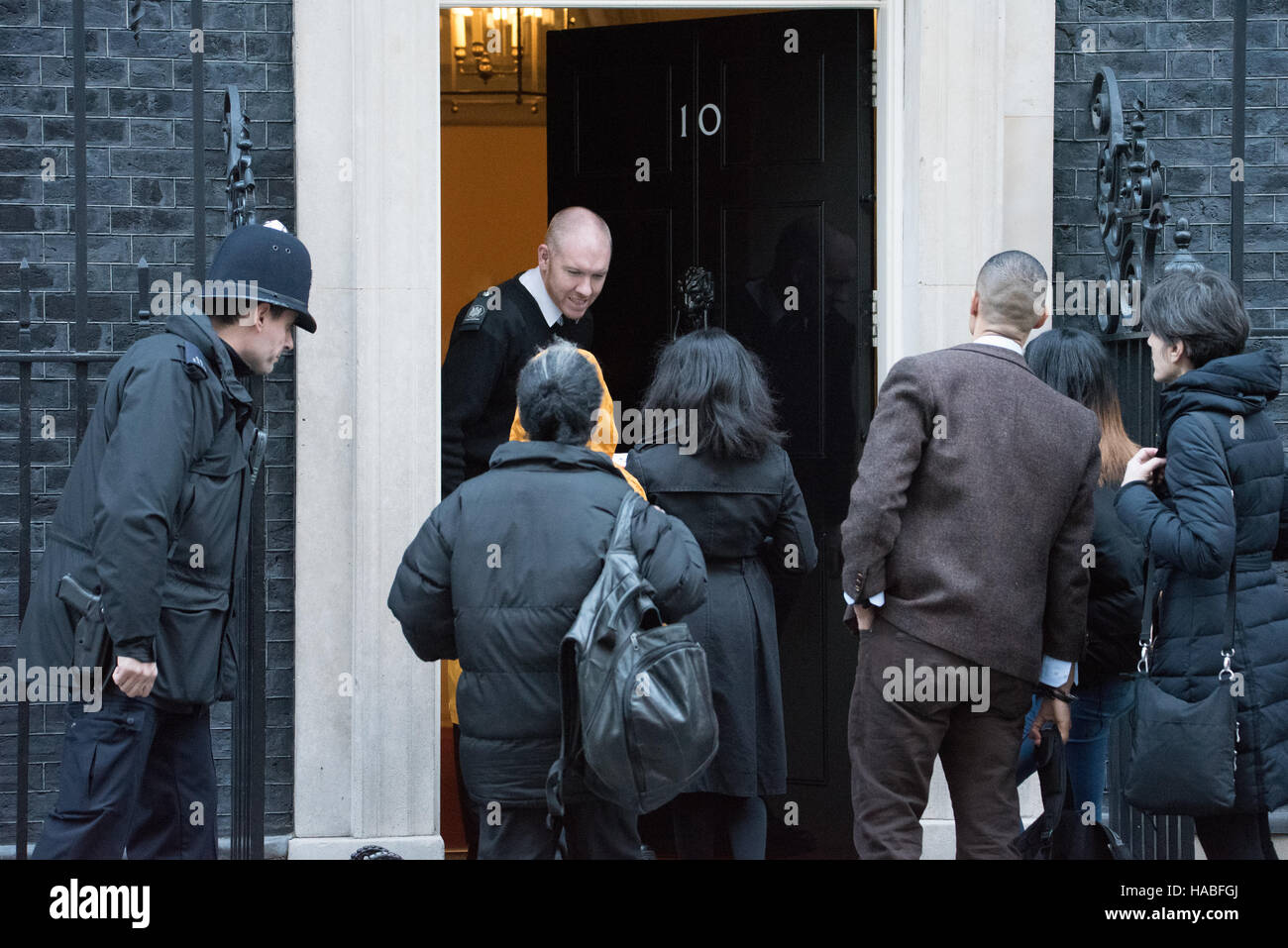 Harriet walter und sara pascoe -Fotos und -Bildmaterial in hoher ...