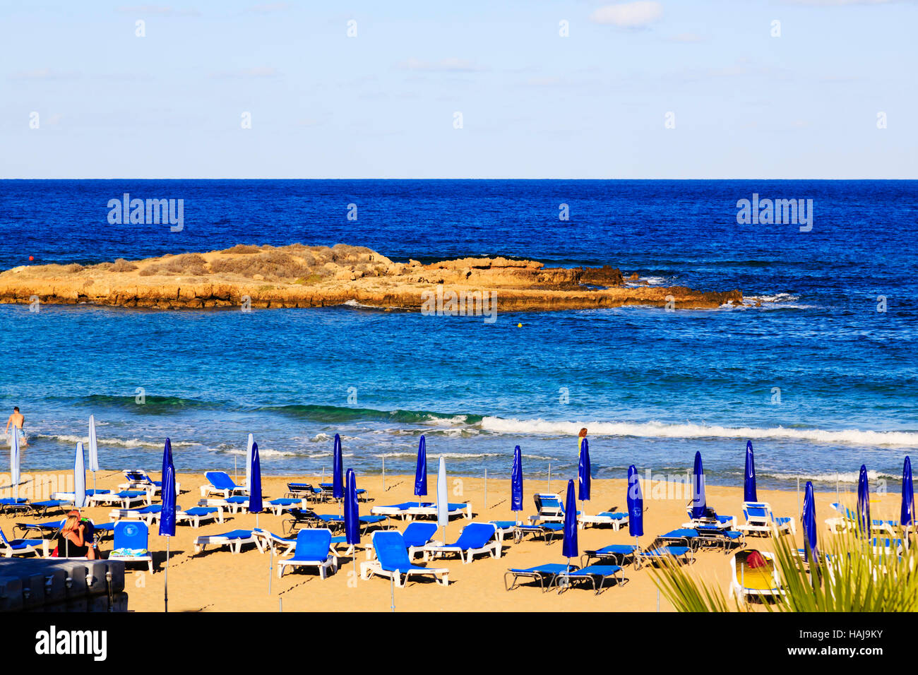 Sandstrand protaras -Fotos und -Bildmaterial in hoher Auflösung – Alamy