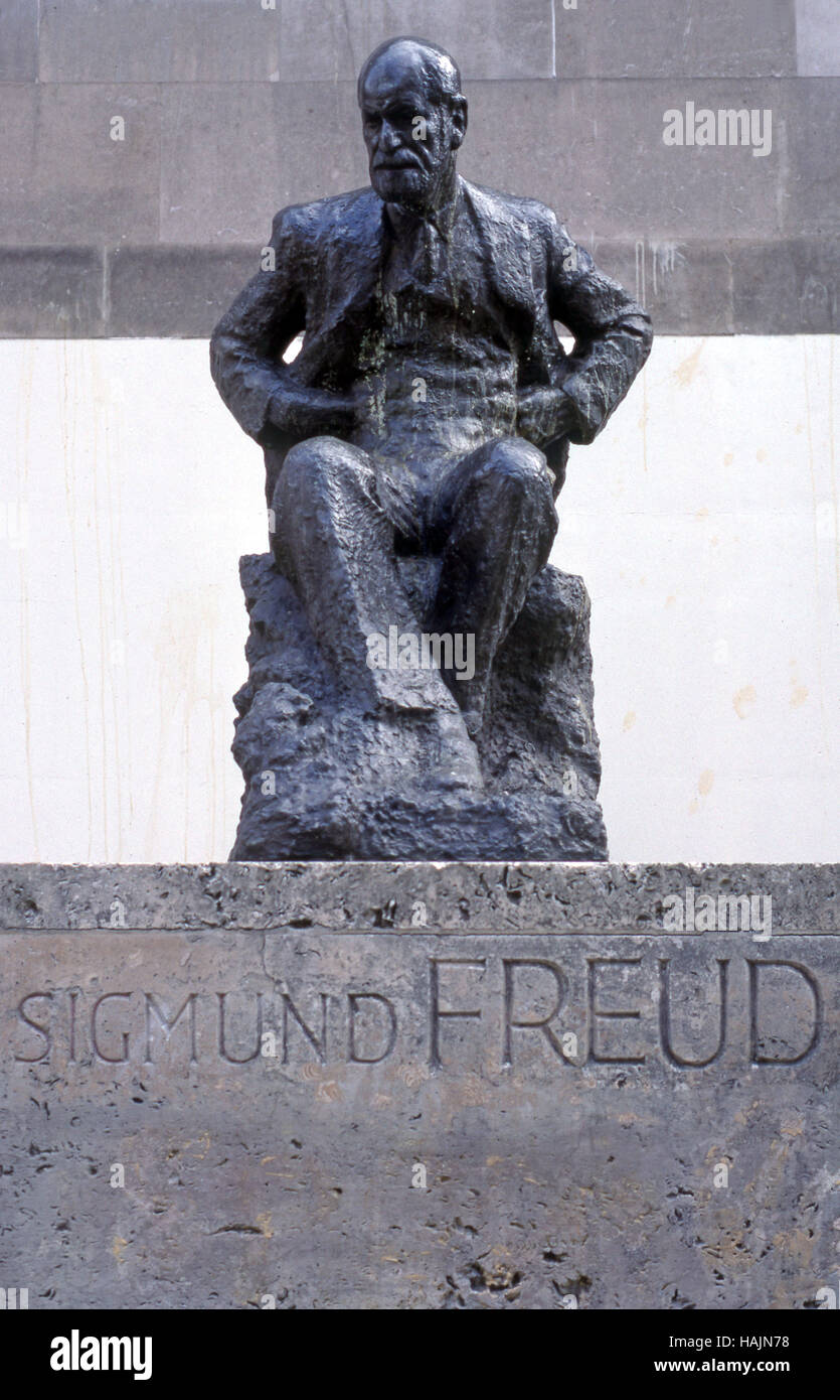 Sigmund freud statue -Fotos und -Bildmaterial in hoher Auflösung – Alamy