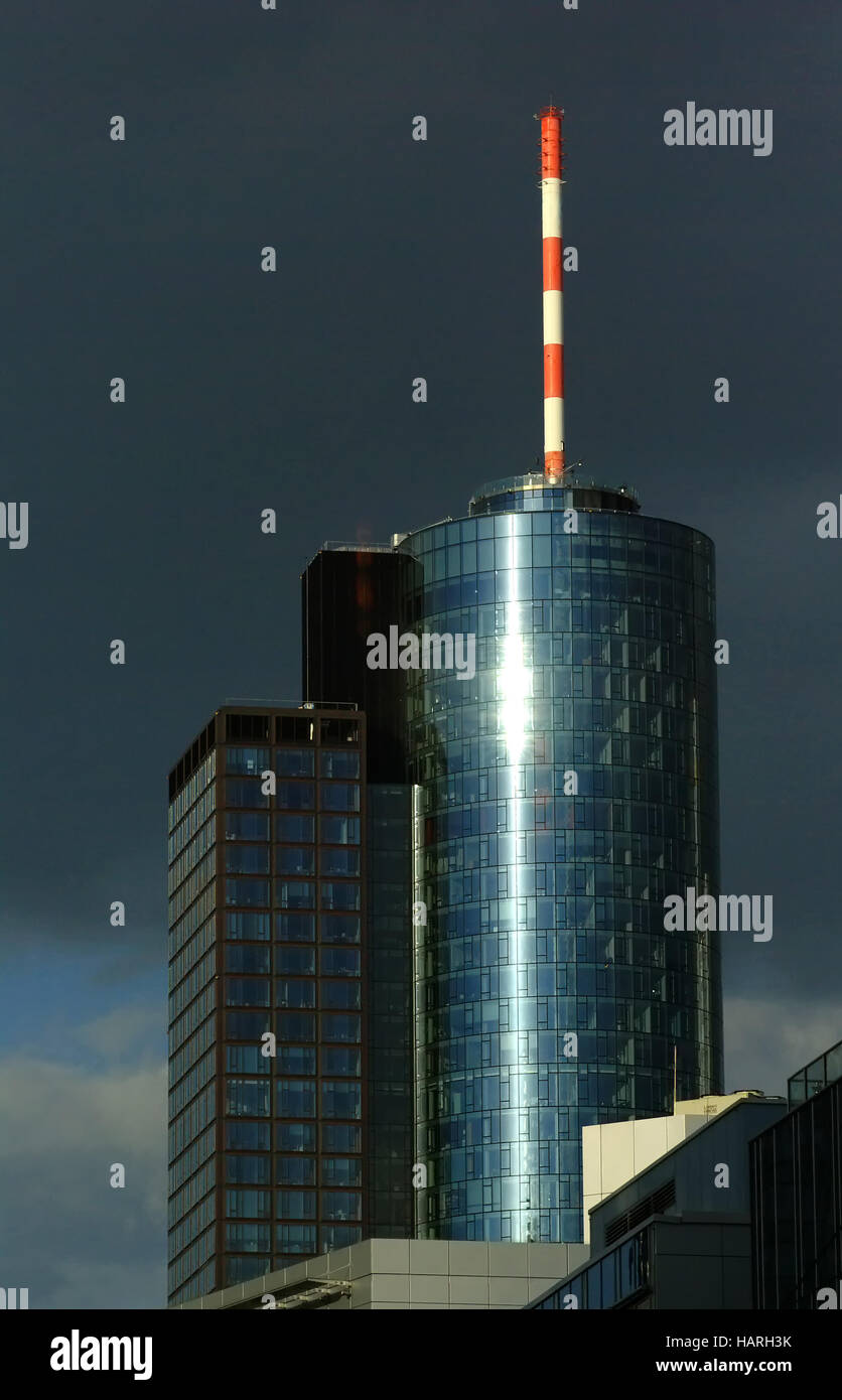 Main tower frankfurt -Fotos und -Bildmaterial in hoher Auflösung – Alamy