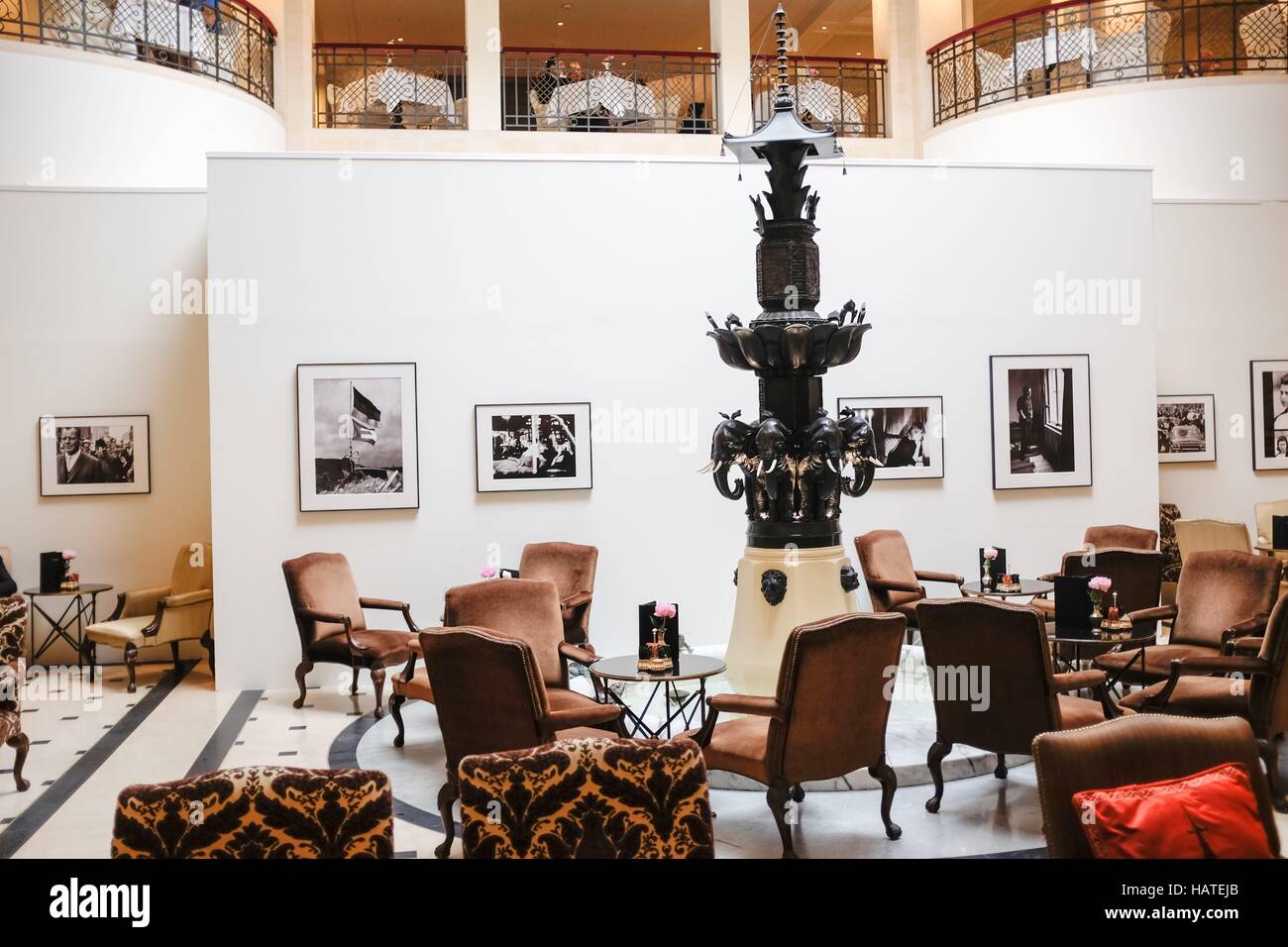 Berlin hotel adlon lobby -Fotos und -Bildmaterial in hoher Auflösung ...