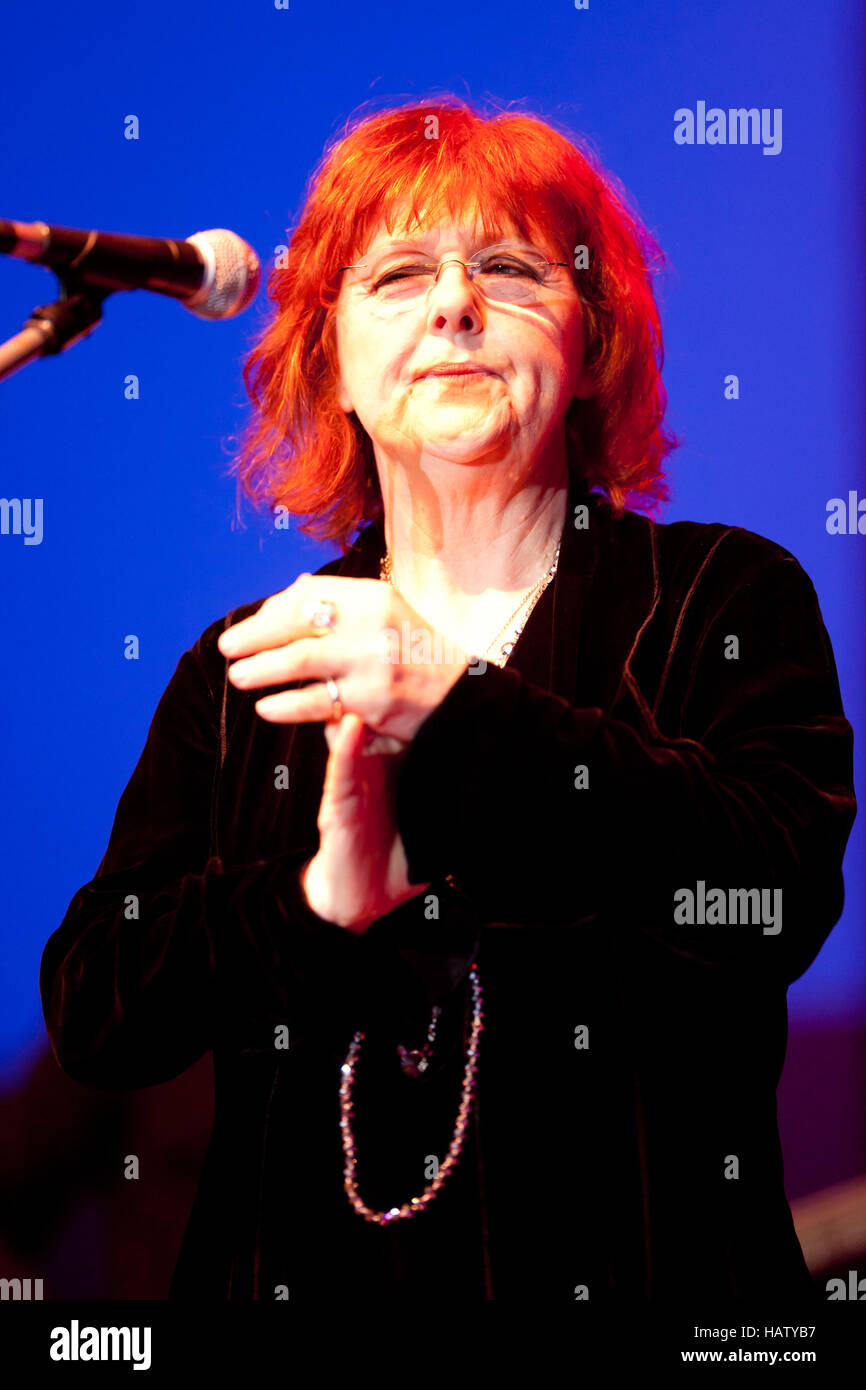 Maggie reilly -Fotos und -Bildmaterial in hoher Auflösung – Alamy