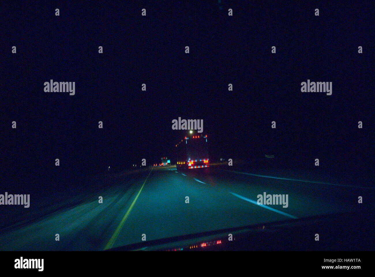 Autobahn bei Nacht Stockfotografie - Alamy