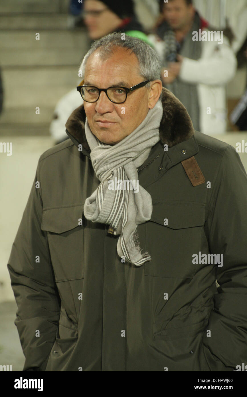 Trainer magath -Fotos und -Bildmaterial in hoher Auflösung – Alamy