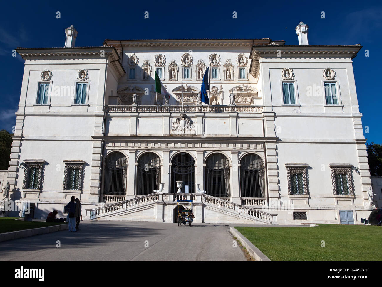Statue in villa borghese park -Fotos und -Bildmaterial in hoher ...