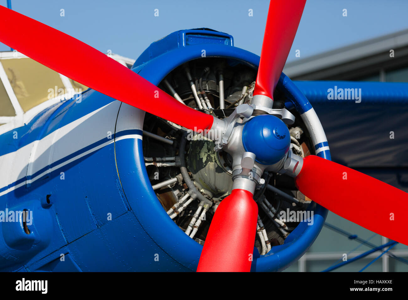 Propeller flugzeug -Fotos und -Bildmaterial in hoher Auflösung – Alamy