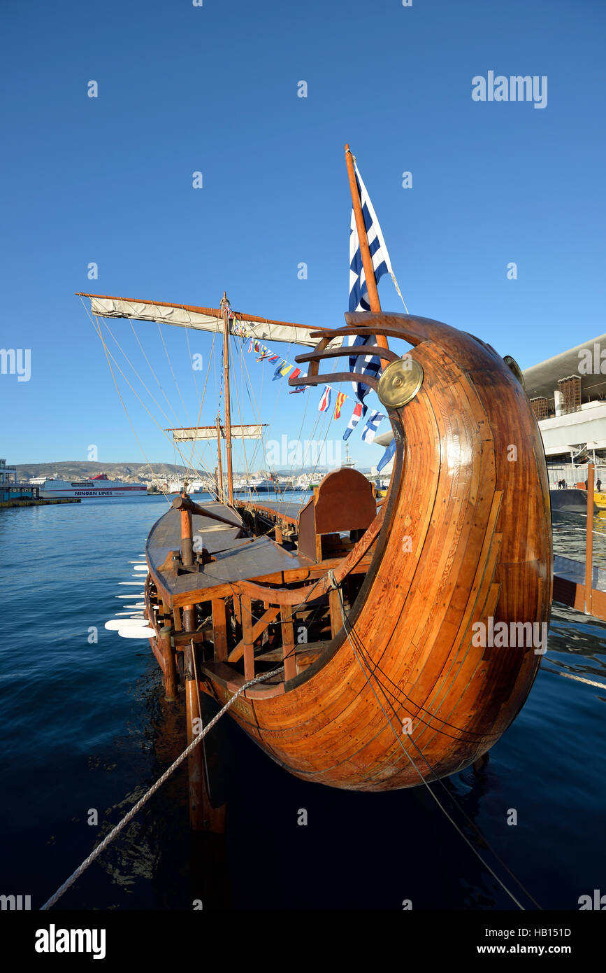 Alten Triere "Olympias" im Hafen von Piräus, Athen, Griechenland ...