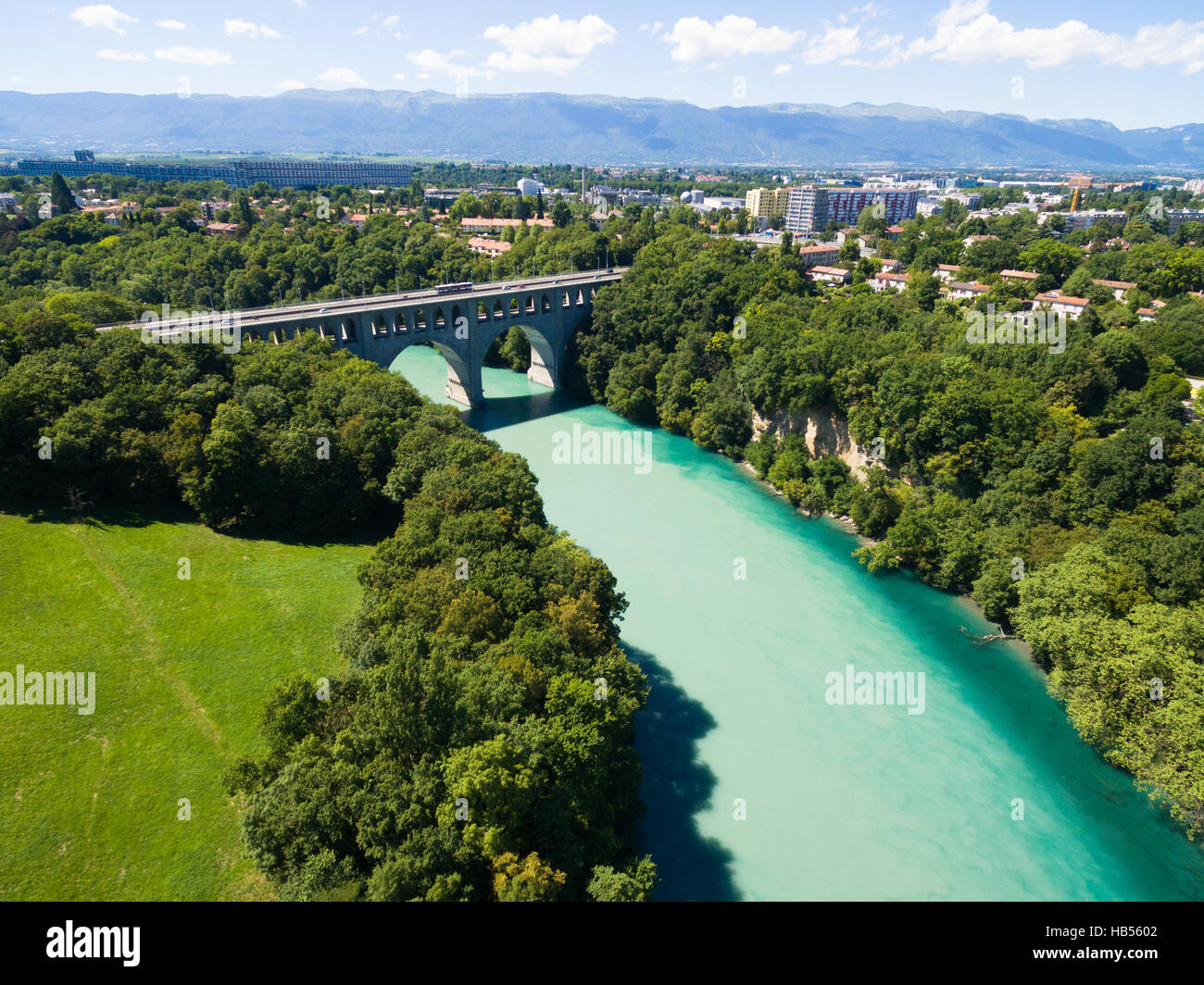 Luftaufnahme der Arve eine Rhone Fluss Zusammenfluss in Genf Schweiz ...