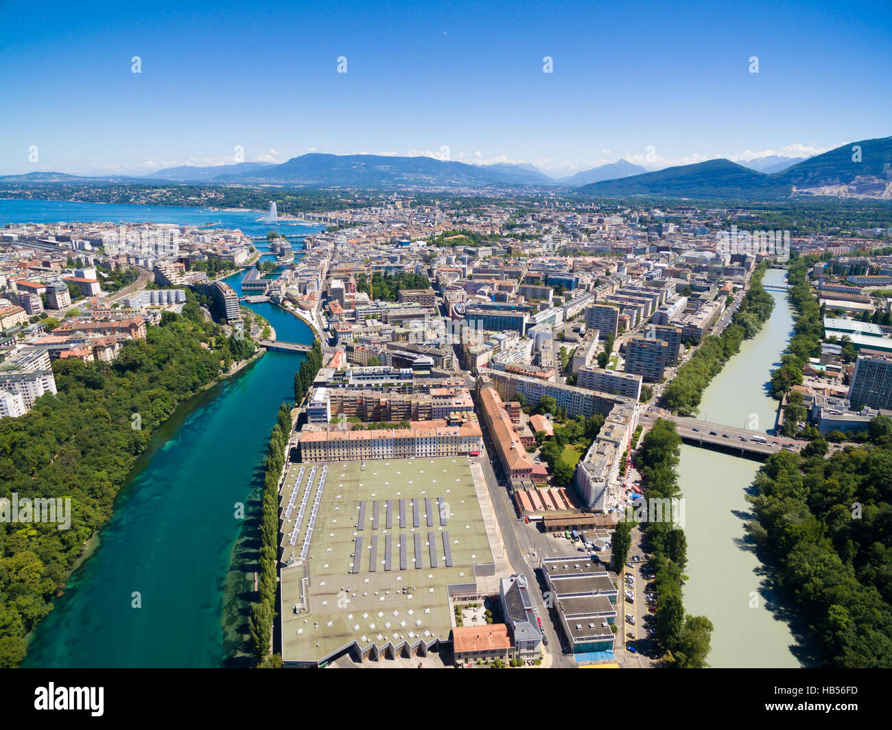 Luftaufnahme der Arve eine Rhone Fluss Zusammenfluss in Genf Schweiz ...