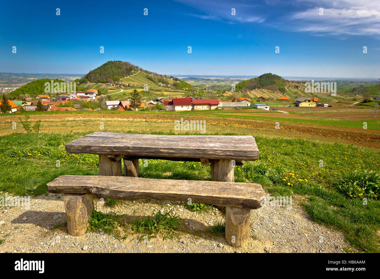 Idyllische dorfstadt -Fotos und -Bildmaterial in hoher Auflösung – Alamy