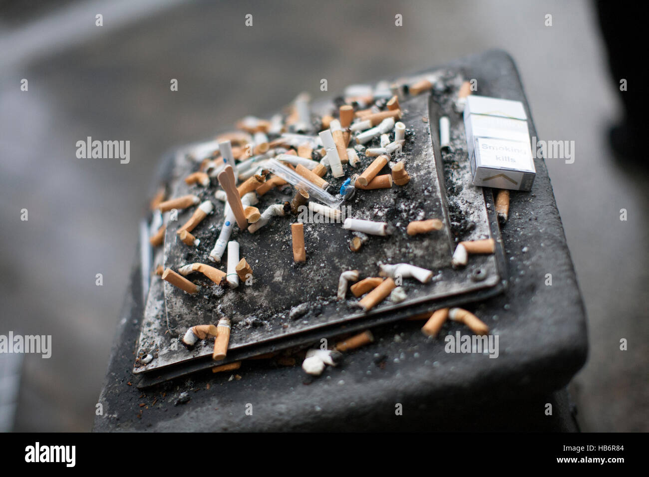 Zigaretten, Rauchen, Gesundheit, Rauchen, Aschenbecher in öffentlichen ...