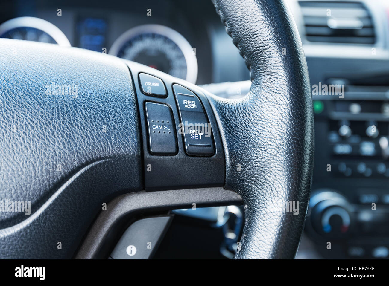 Modernes lenkrad -Fotos und -Bildmaterial in hoher Auflösung – Alamy