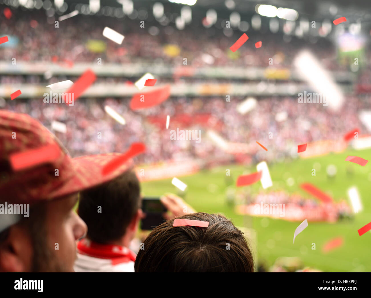 Stadion fans -Fotos und -Bildmaterial in hoher Auflösung – Alamy