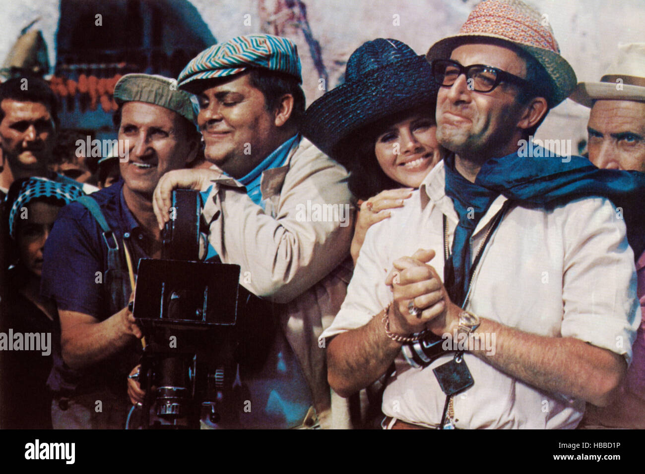 NACH THE FOX, (aka CACCIA ALLA VOLPE), von links: Mac Ronay, Tino ...