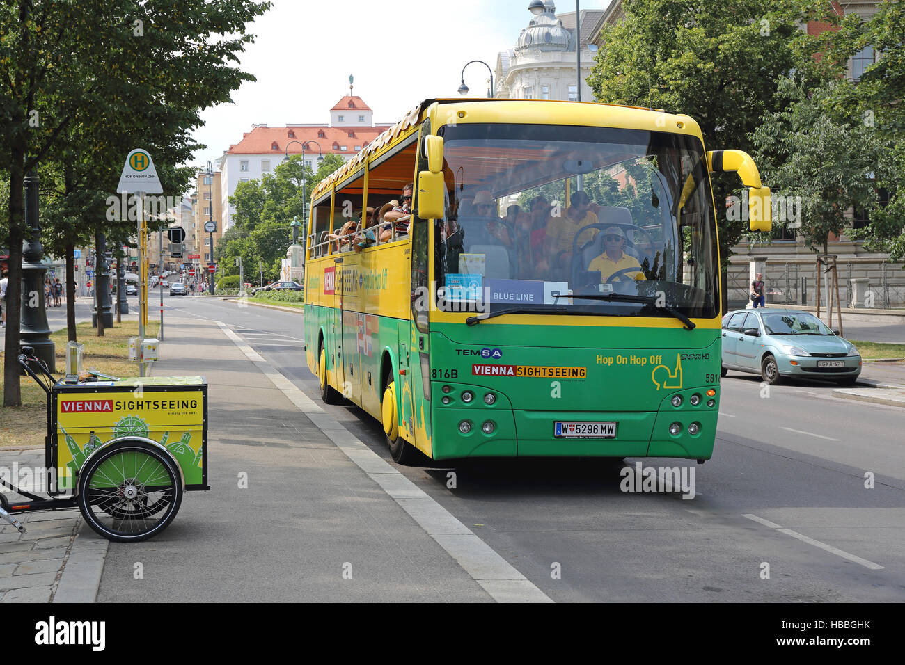 Austria bus sightseeing vienna -Fotos und -Bildmaterial in hoher ...