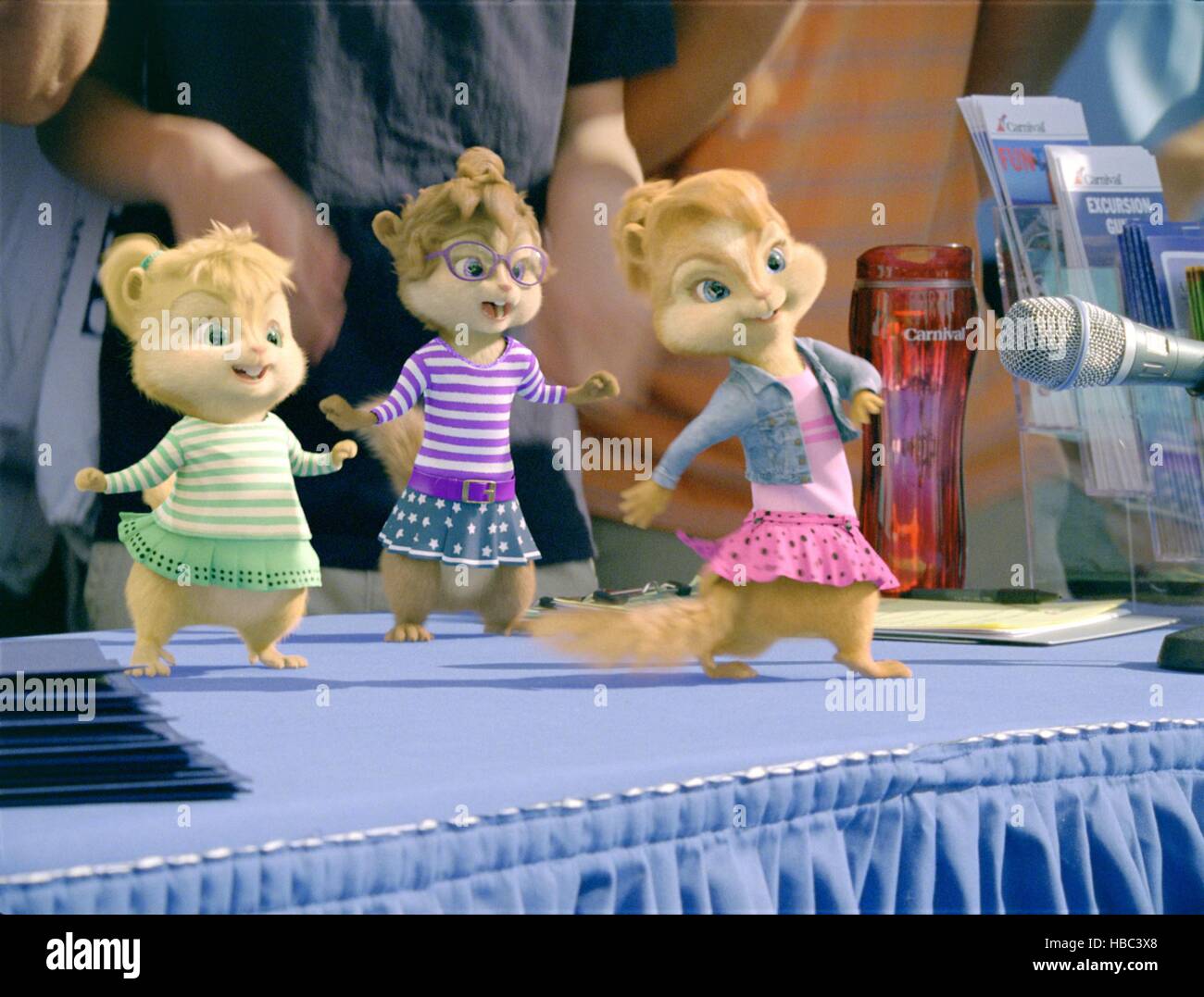 ALVIN AND THE CHIPMUNKS: CHIPWRECKED!, von links: Eleanor (Stimme: Amy ...