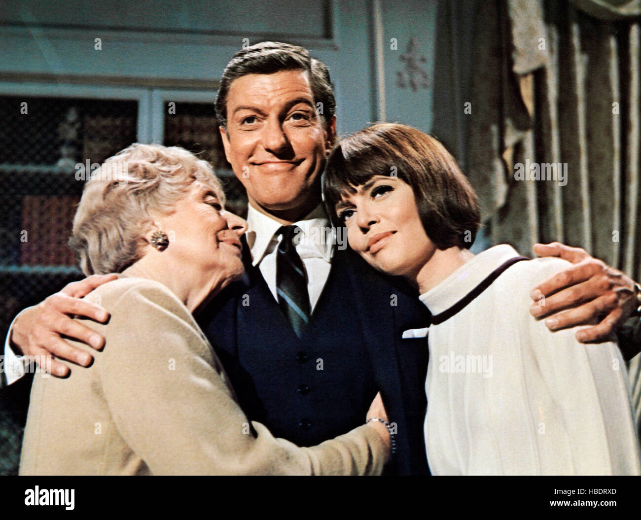 FITZWILLY, von links: Edith Evans, Dick Van Dyke, Barbara Feldon, 1967 ...