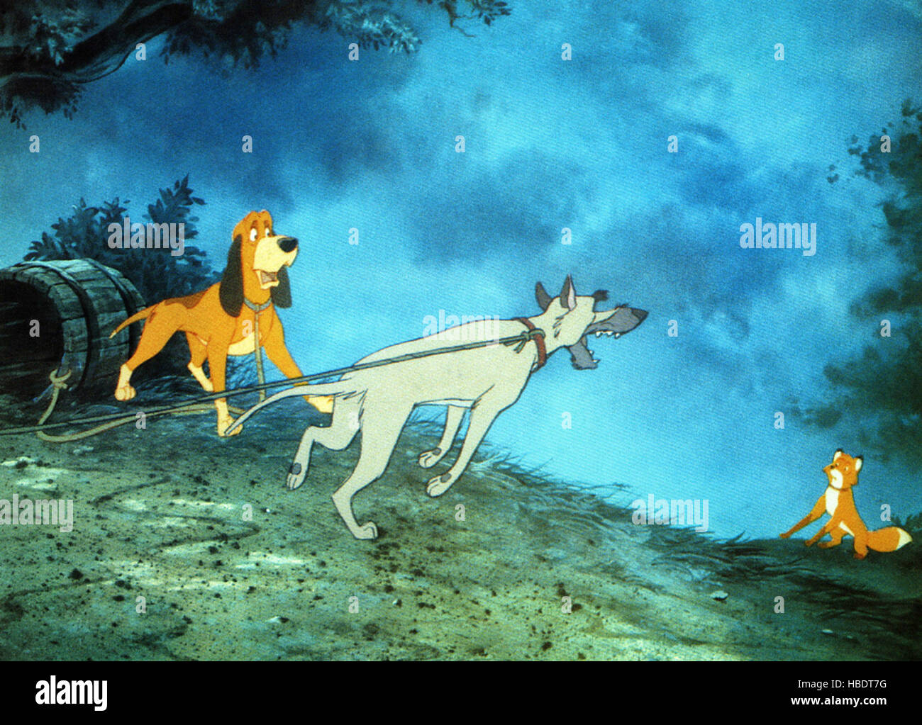 DER Fuchs und der Hund, von links: Kupfer, Chief, Tod, 1981, © Walt ...