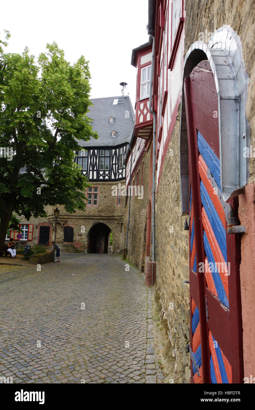 Gebäudegruppe der ehemaligen Burganlage Stockfotografie - Alamy Gebäudegruppe der ehemaligen Burganlage Stockfotografie - Alamy