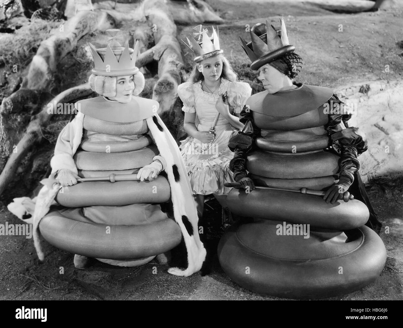 ALICE IN WONDERLAND, Louise Fazenda, als die weiße Königin Charlotte ...